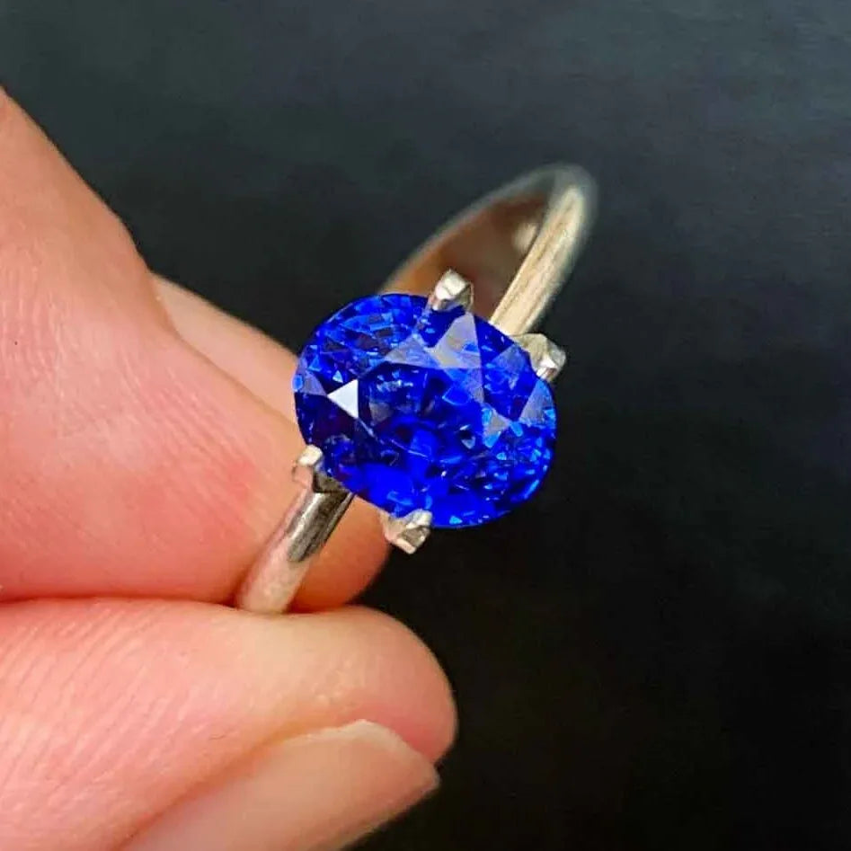 2.11ct oval royal blue sapphire | Lizunova